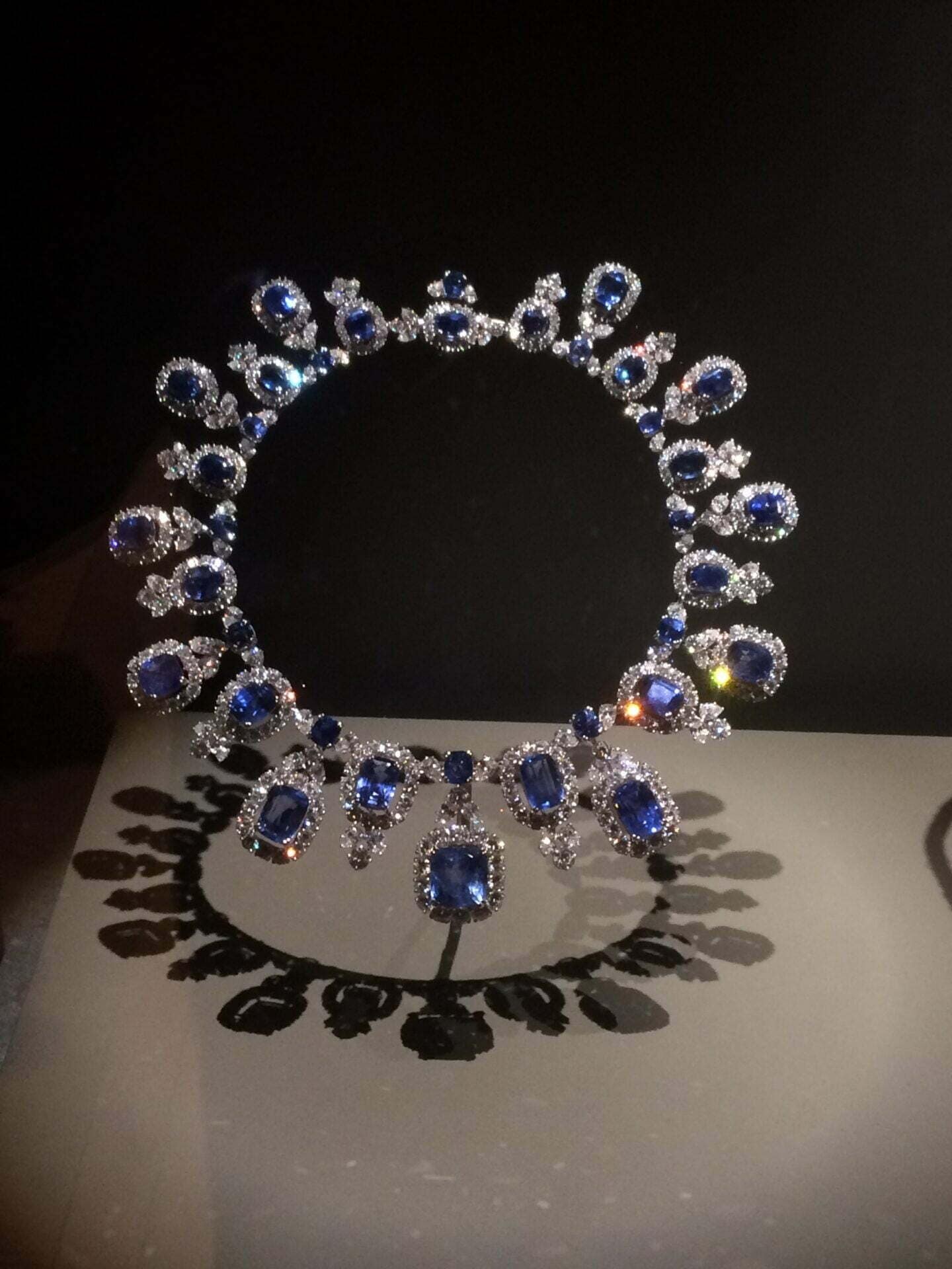 Enjoy the legendary blue gemstone “Hope Diamond” at the Smithsonian ...